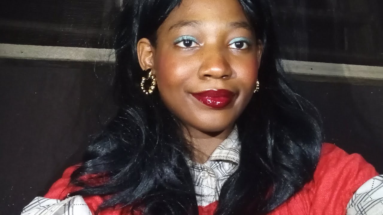 How I apply my blush naturally!😊😚 - YouTube