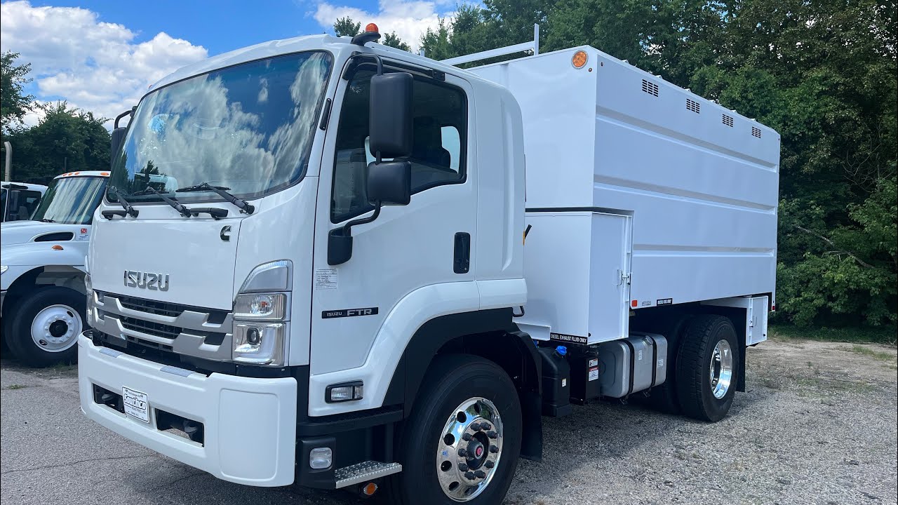 2024 Isuzu FTR Chip Truck Walk Around - YouTube