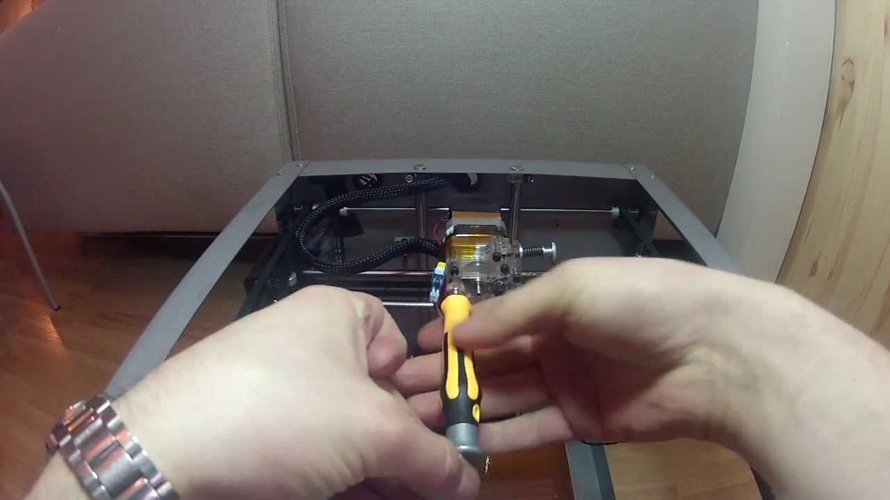 Solidoodle 3 extruder disassembly and breaking - YouTube