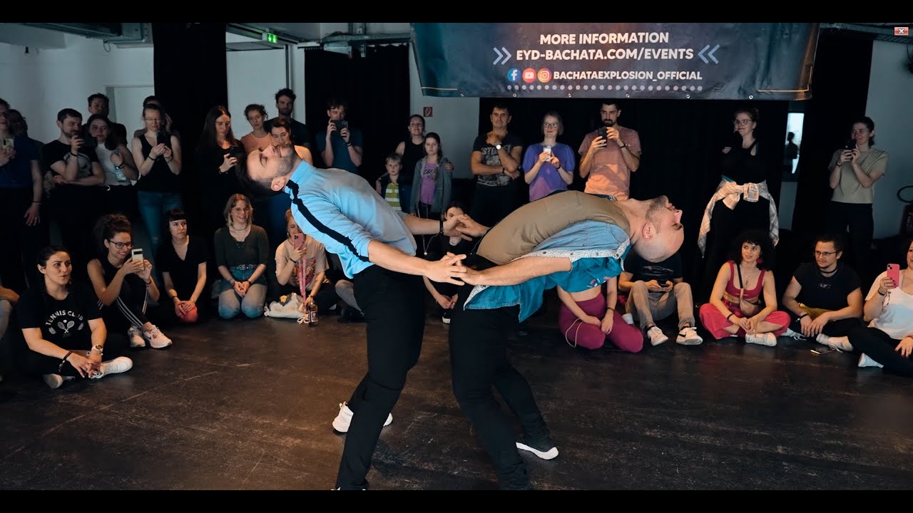Felipe y Tiago Bachata Rolerotation | Romantic Bachata Dance | Two men ...
