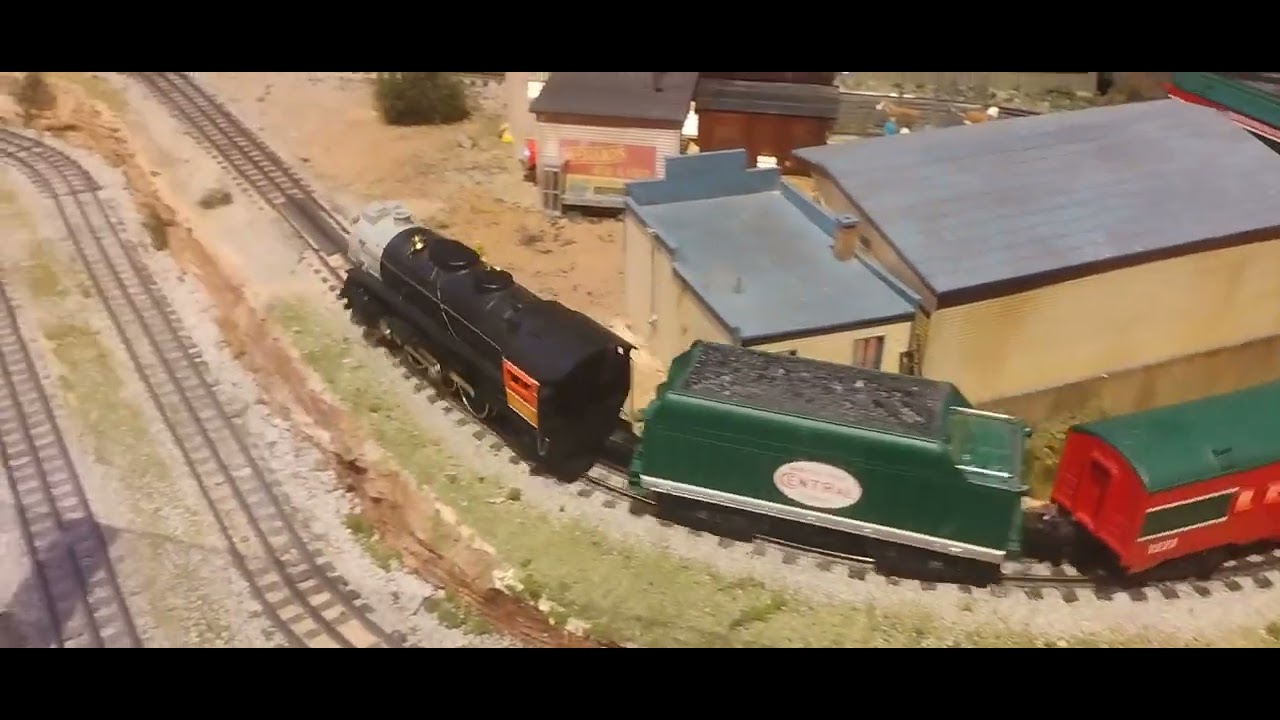Train set model at the Houston Museum of Natural Science - YouTube