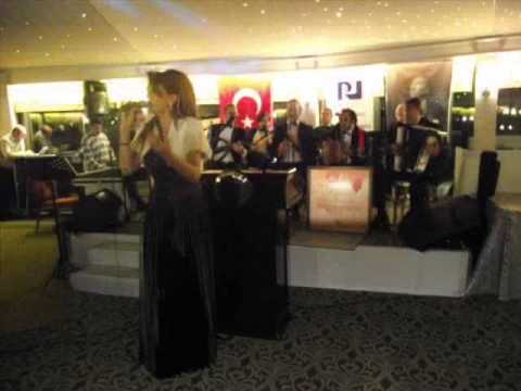 ŞEFİKA KESKİN  BİR SEVGİ İSTİYORUM