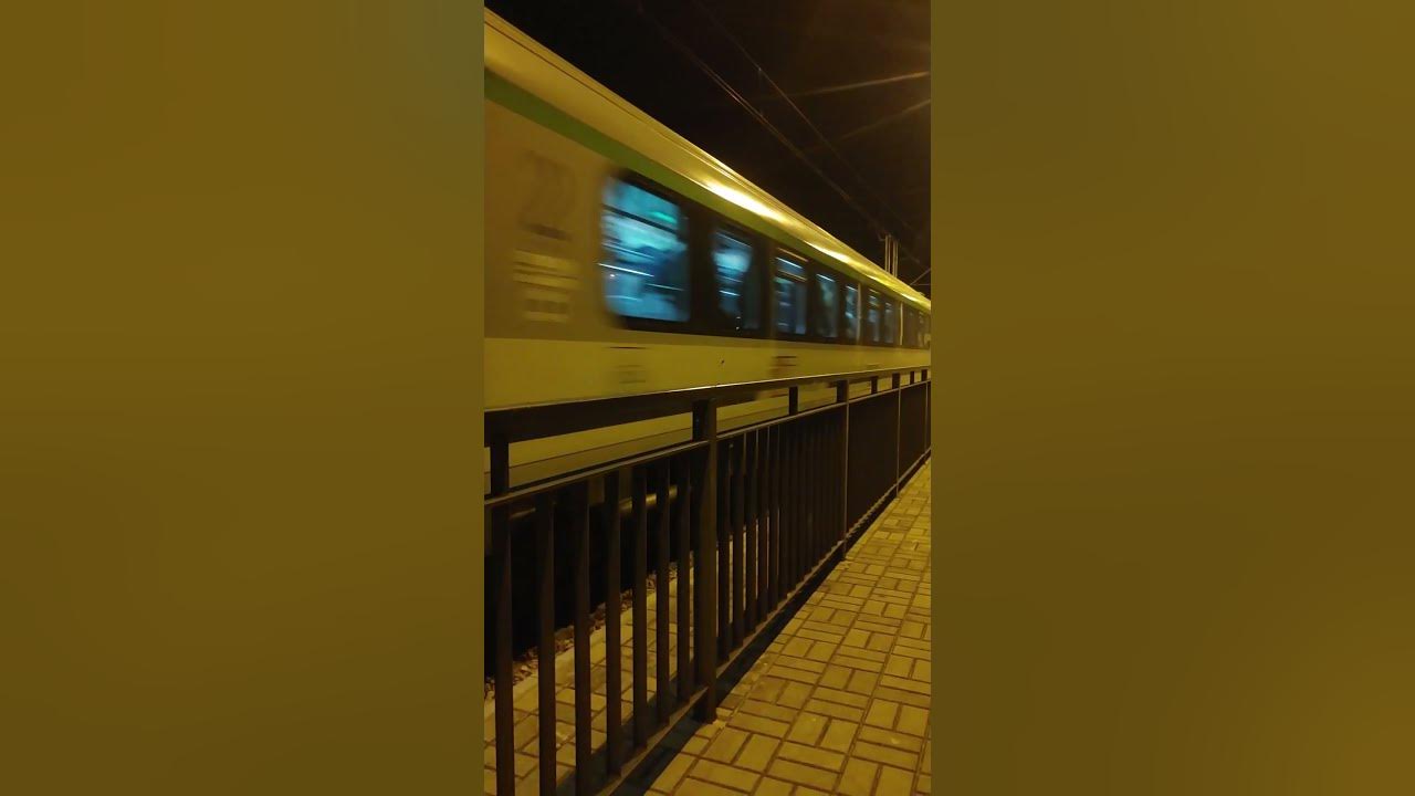 Nocny wjazd IC Poloni EP09-*** do stacji Zawiercie - YouTube