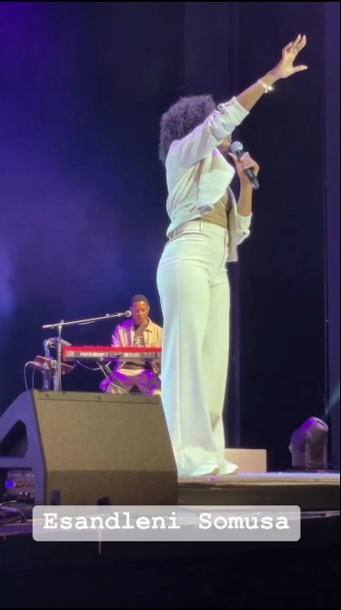 Let's Praise with Busi Sibiya - YouTube