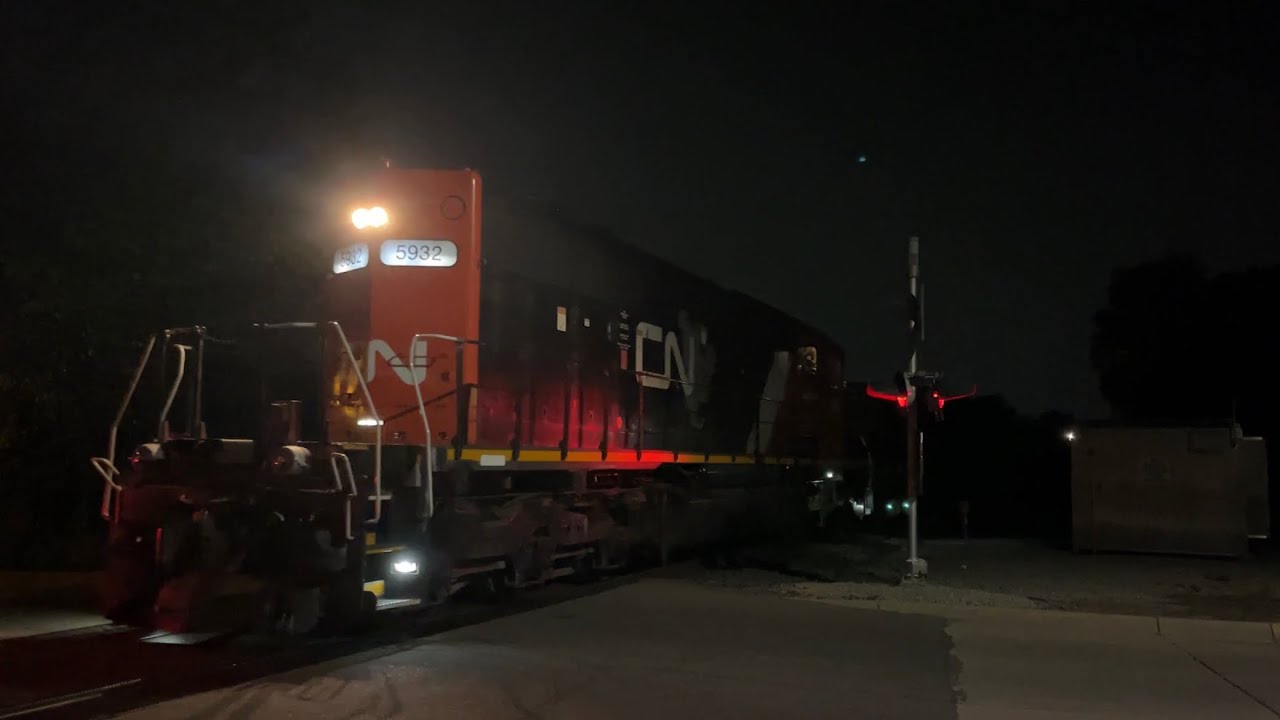GTW (CN) #5932 (SD40-2) leads CN L573 through Trenton, MI (5/18/23 ...