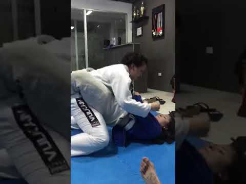 BJJ Girls rolling