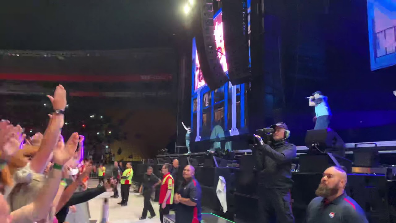 Eminem made fans scream the words from Queen’s song “We Will Rock You ...
