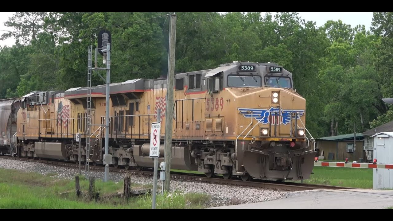 UP 5389 C45AH Leads Manifest on Lufkin Subdivision - Cleveland, TX - YouTube