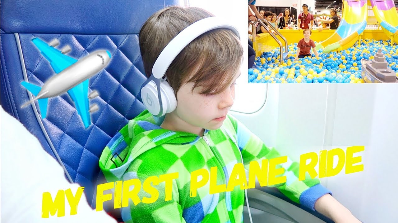 MY FIRST AIRPLANE RIDE + VIDCON 2019 | It's Aydens Playtime - YouTube