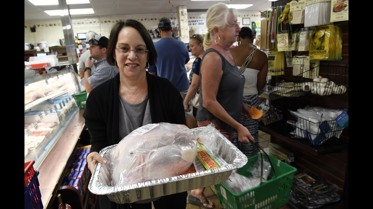 Thanksgiving turkey rush in South Florida - YouTube