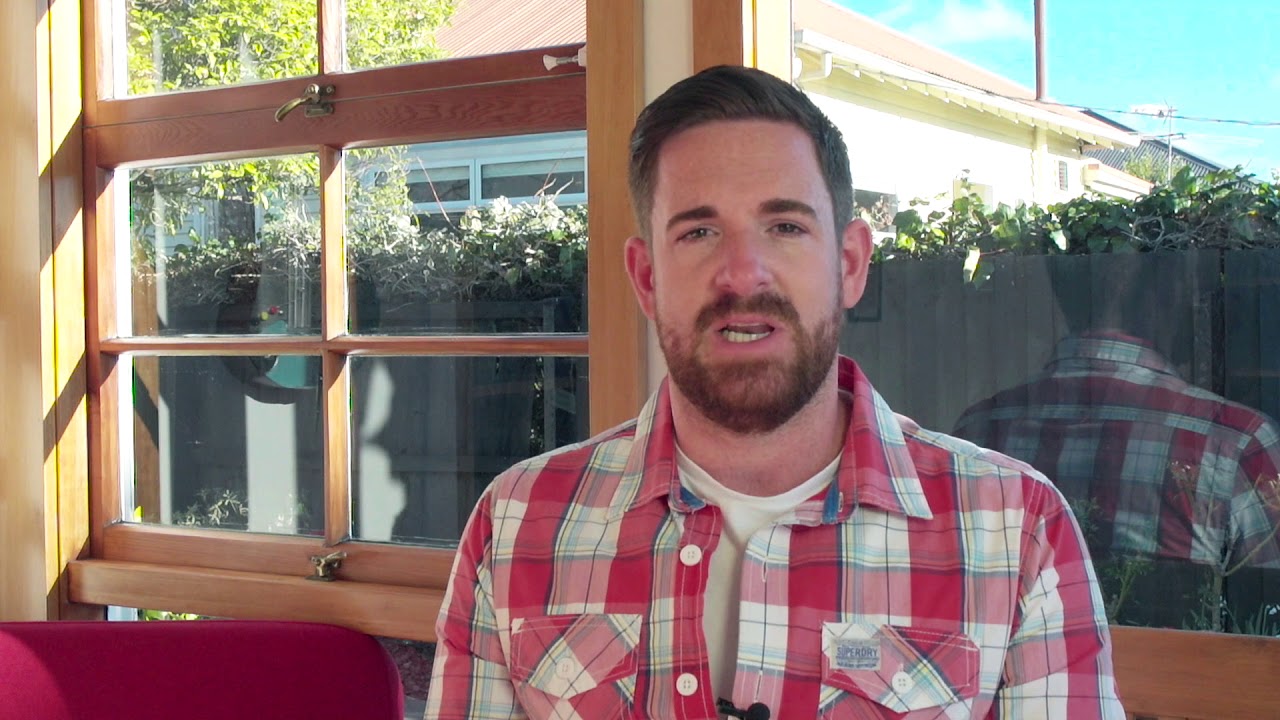 Stu Hicks - Theatre Nurse manager working in New Zealand - YouTube