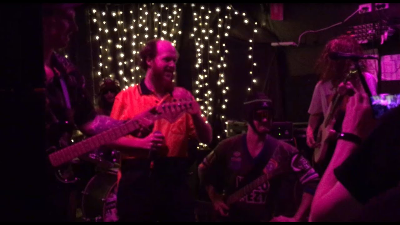 VOMIT BOMB - debut 24/03/23 (LOUD rare bootleg footage pt1) - YouTube