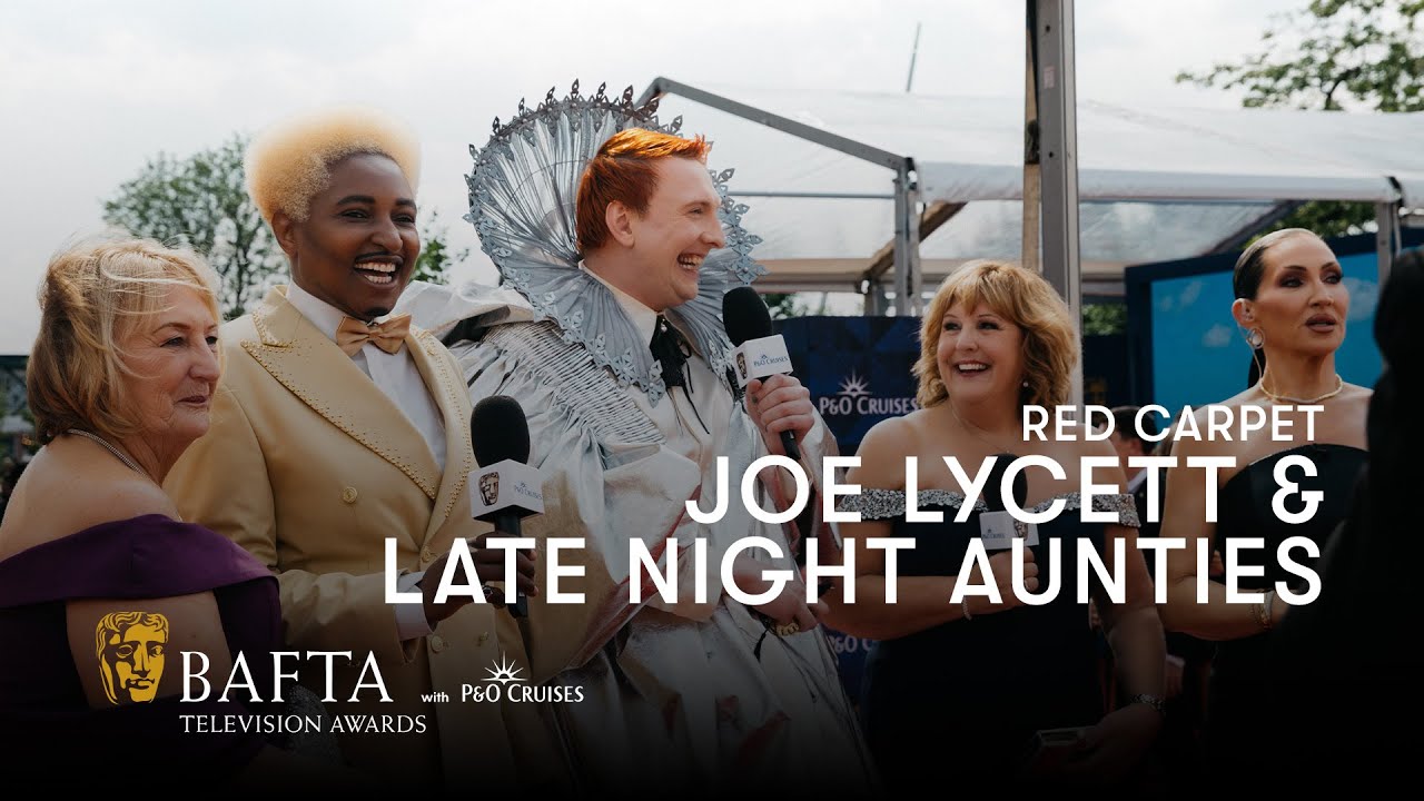 Joe Lycett is VERY happy (and hot) with his Elizabeth I style | BAFTA ...