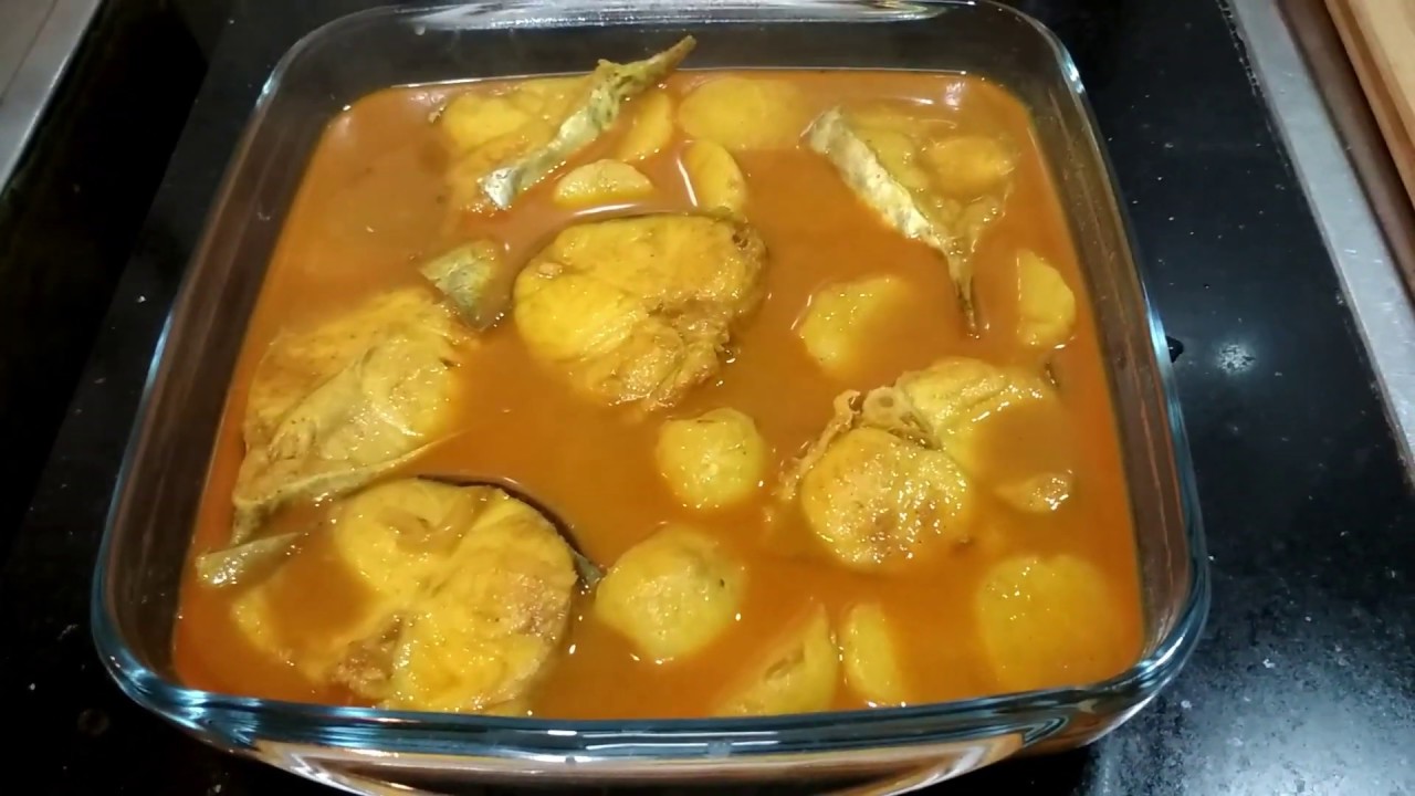 সিদ্ধ আলু দিয়ে বোয়াল মাছ (Shiddho Alu Diye Boal Mach) - YouTube