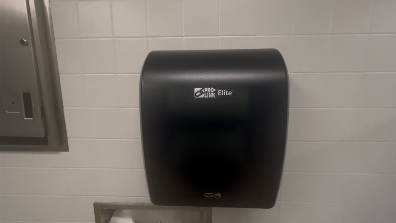 Pro Link Elite Automatic Towel Dispenser At The Great Wolf Lodge Grand ...