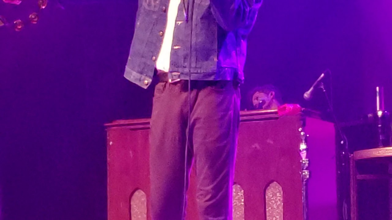 Hozier - To Noise Making (Sing) - Arvest Bank Theatre 6.4.19 - YouTube