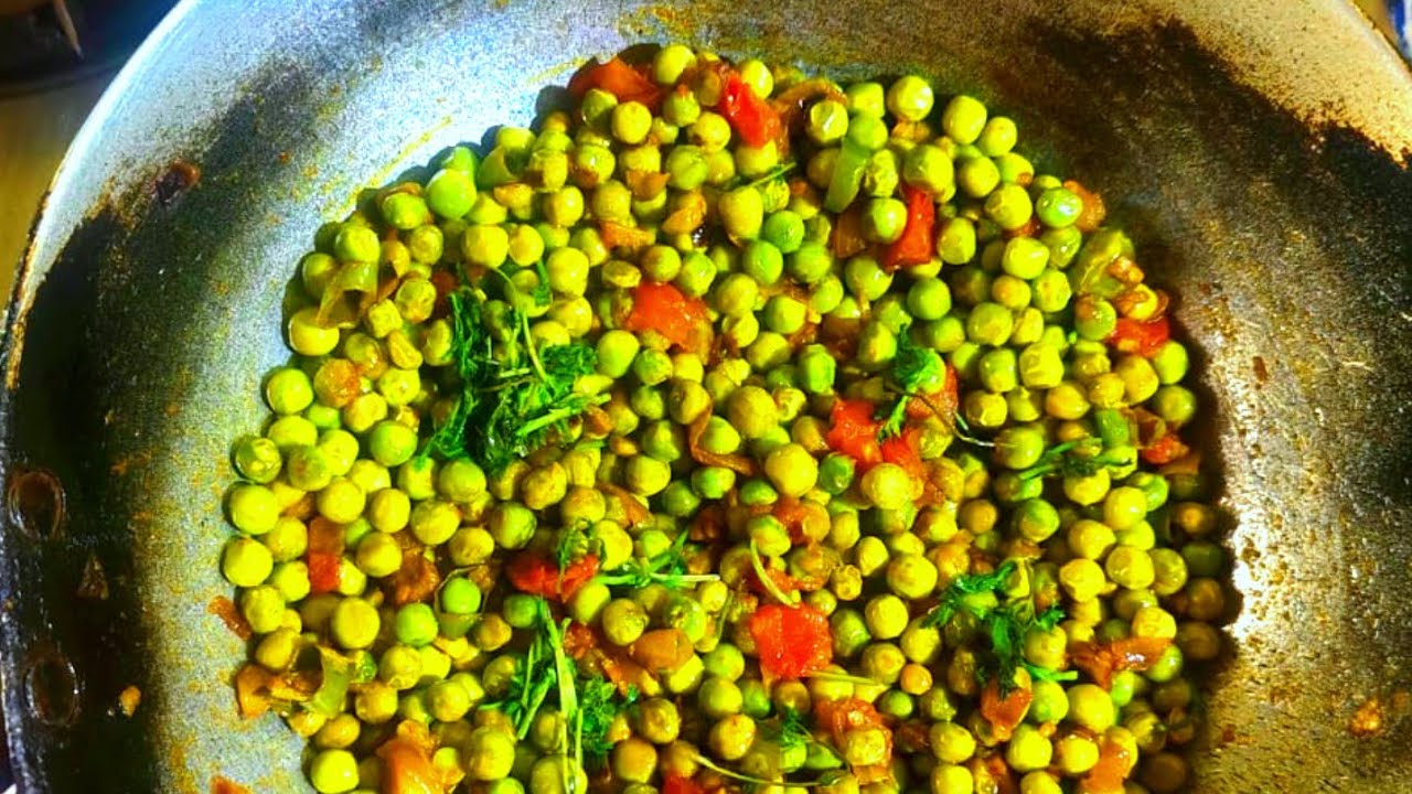 MATAR CHIMI KI GHUGNI.#kolkata food 🥑🥑🥝#food #cooking #chef # ...