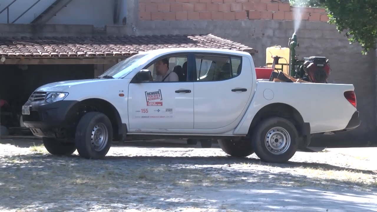 Dengue: Carro fumacê percorre áreas de maior risco em Divinópolis - YouTube