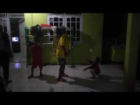 Si fatan gi lombak makan kerupuk - YouTube