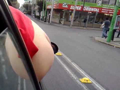 alan enseñando el trasero....