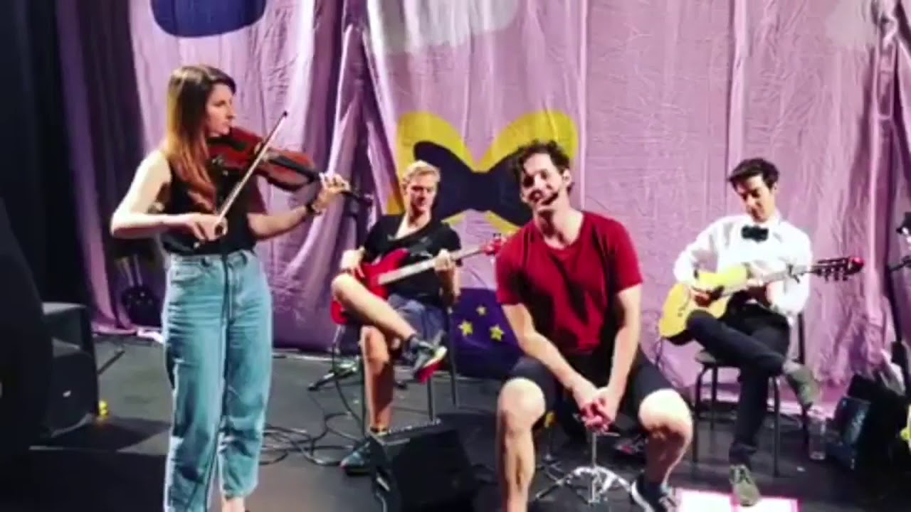 Behind the scenes clips from the Emma & Lachy Tour (read description ...