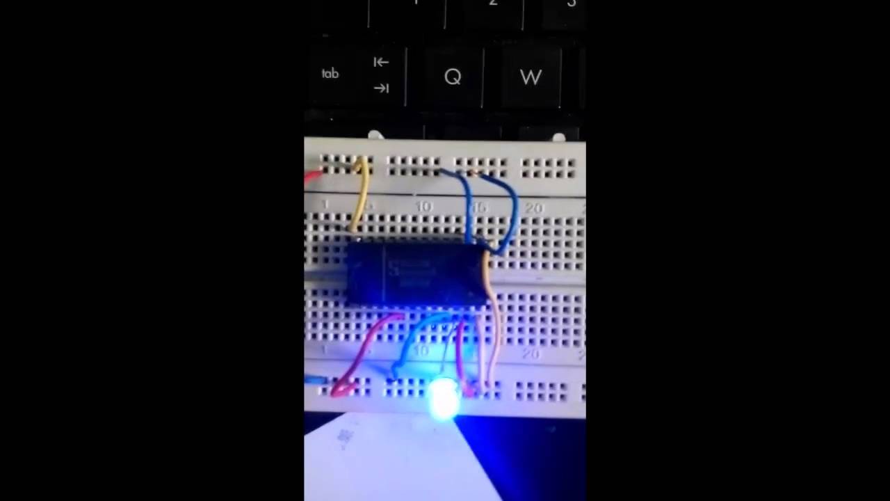 Pembuktian tabel kebenaran multiplexer menggunakan IC 74150 - YouTube