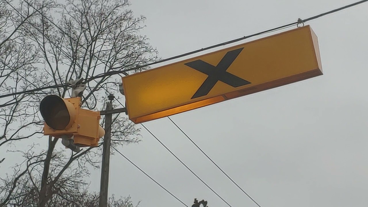 Casual Ontario Pedestrian Crossover (PXO) with Fortran beacons. - YouTube