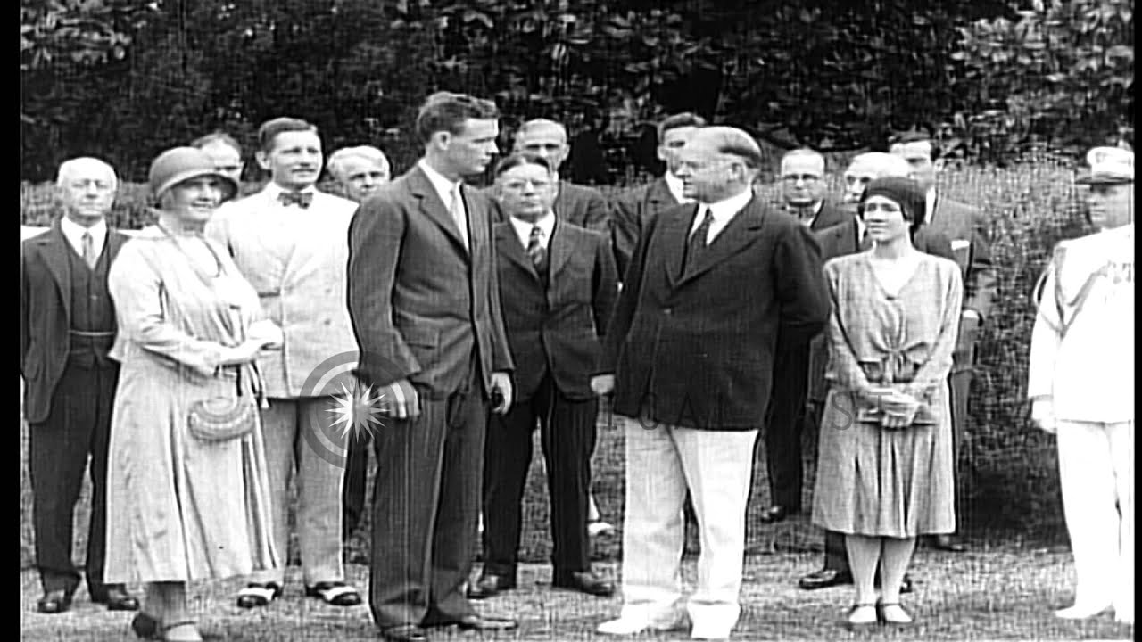 US President Herbert Hoover greets Charles A. Lindbergh and his wife ...