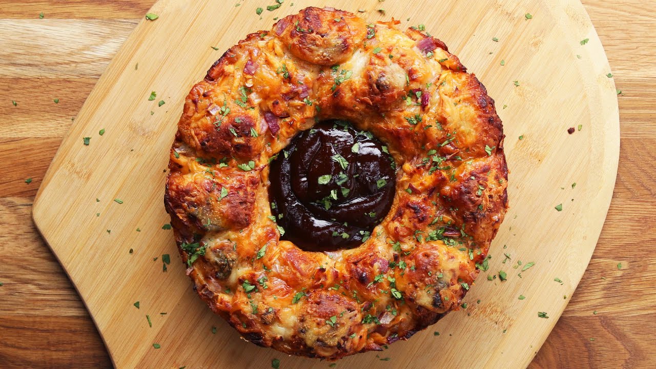 BBQ Chicken Pull Apart Bread - YouTube