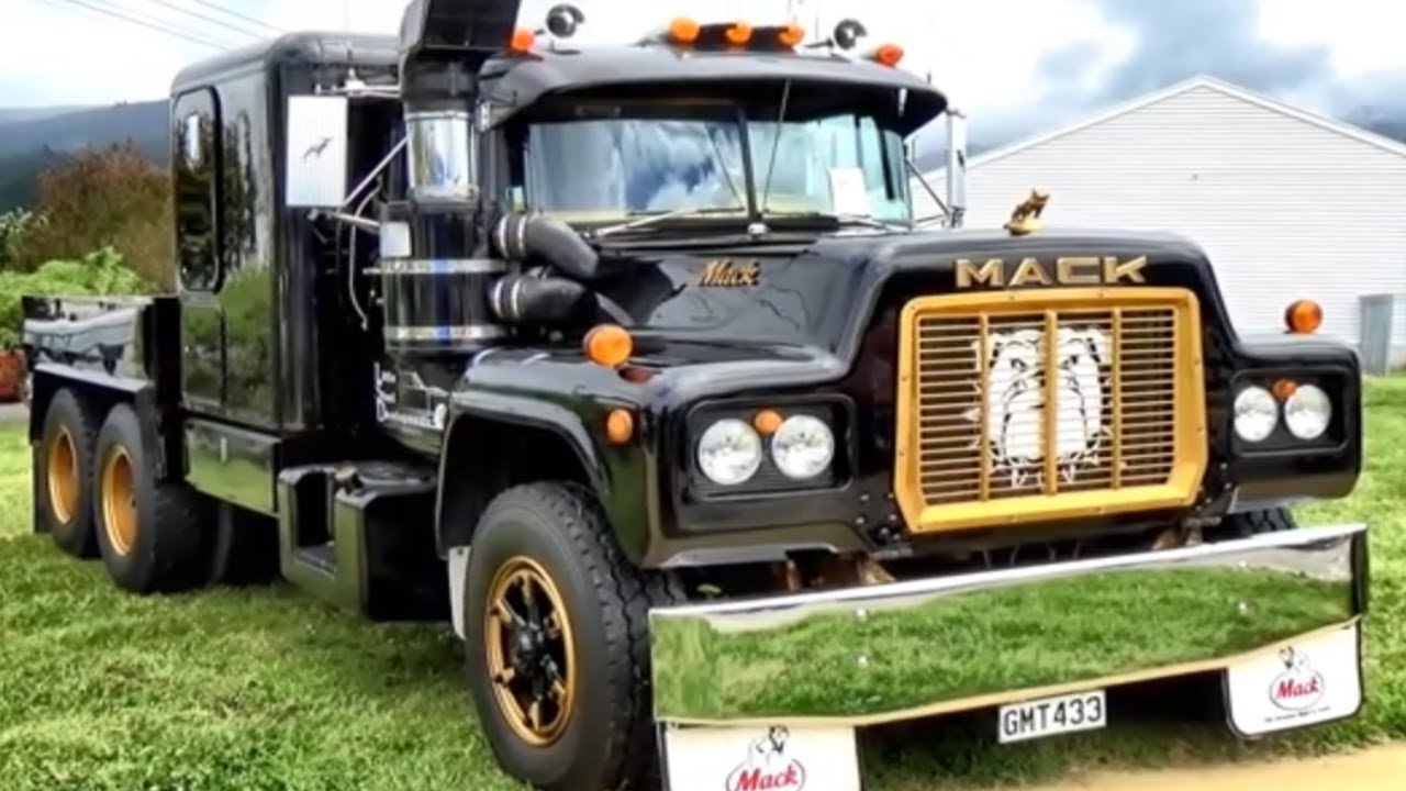 1976 Mack Truck