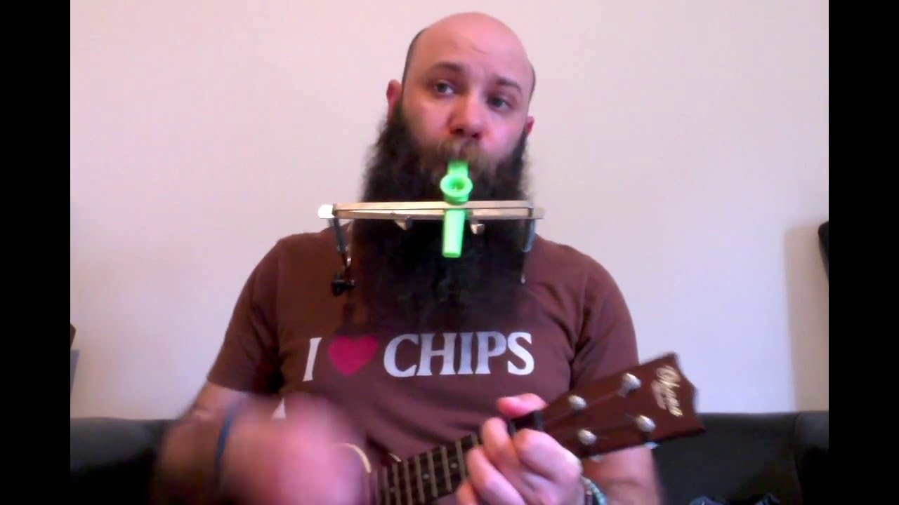 Lolli - San Francisco Bay Blues - Jesse Fuller (ukulele + kazoo) - YouTube