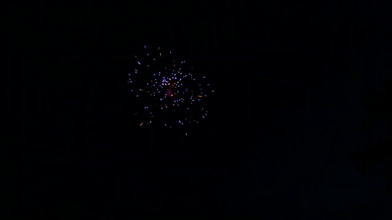 Dilly Bombs #1 - Alamo Fireworks - YouTube
