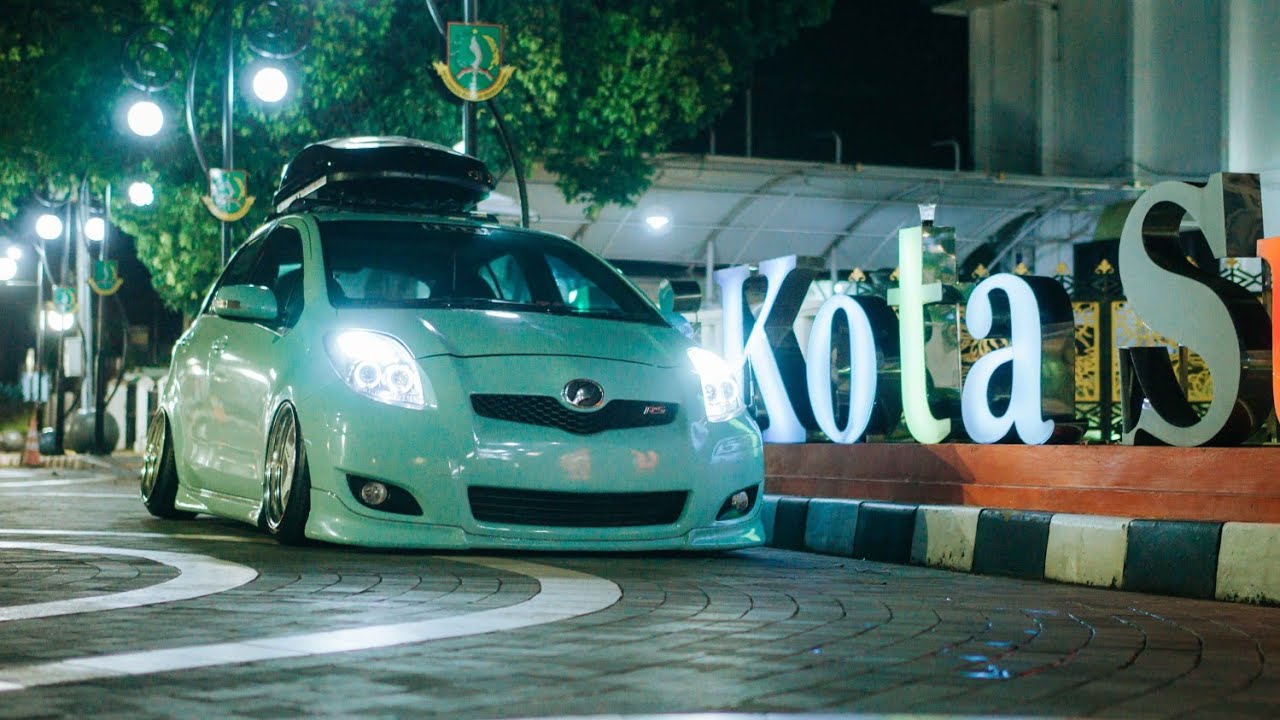 Lutfi's Stanced Vitz RS Yaris - YouTube