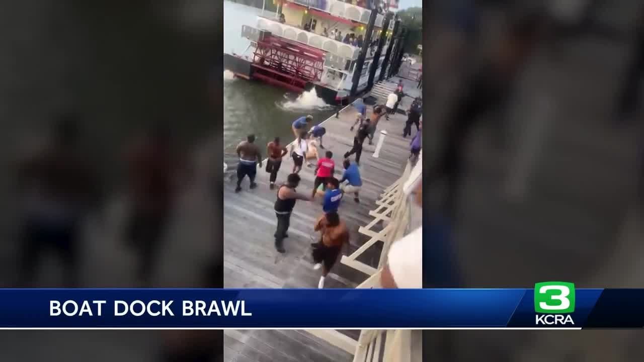 Alabama dock worker attacked in riverboat brawl - YouTube