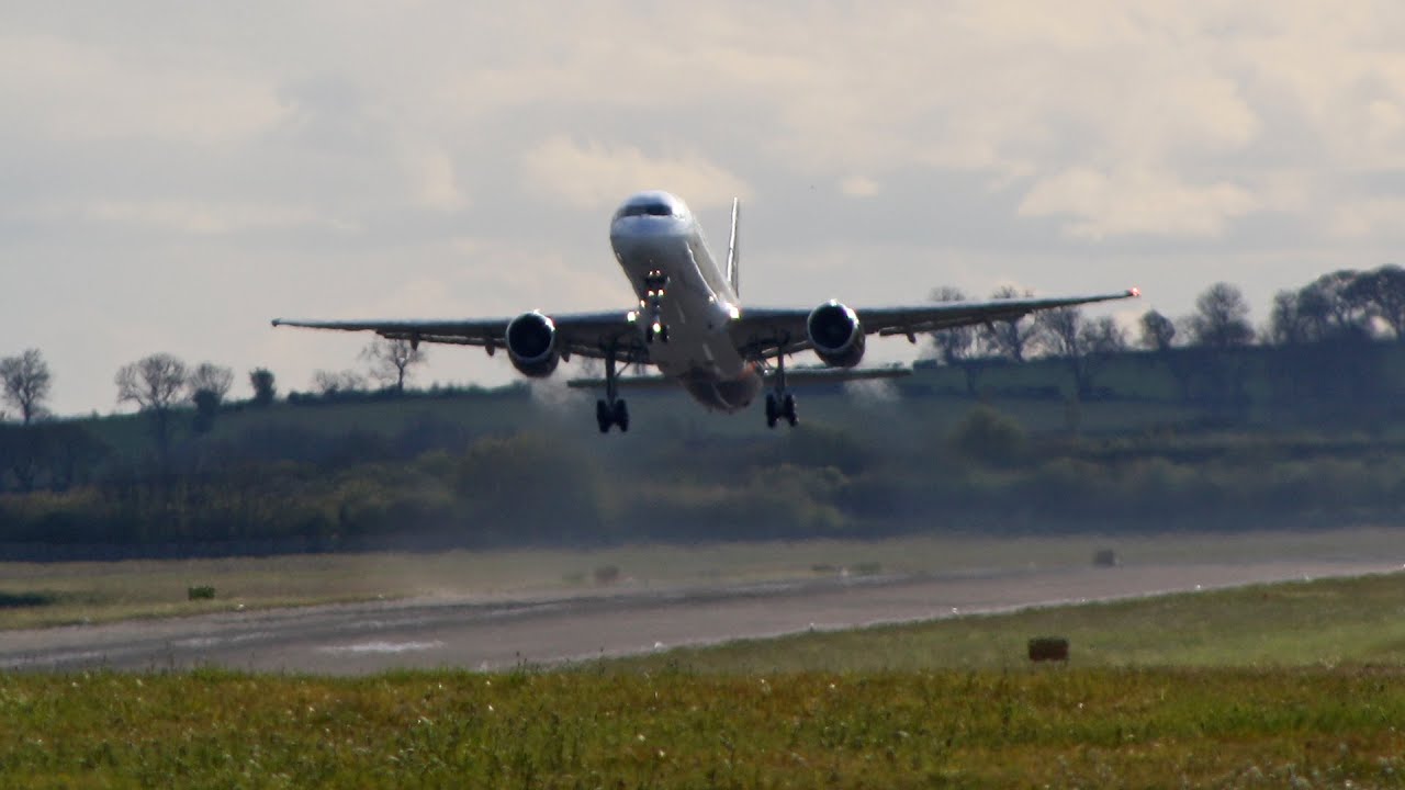 Titan Airways Boeing 757 visits Newcastle Airport (2021) - YouTube