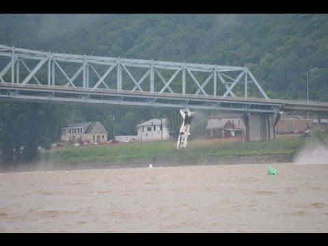Unlimited Hydroplane flip in Madison, IN - YouTube