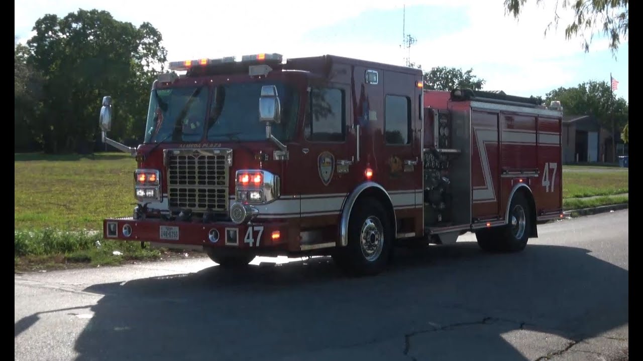 Engine 47 Responds to MVI [Houston Fire Department] - YouTube