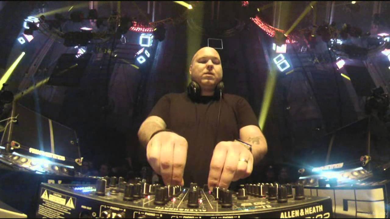Alan Fitzpatrick at ADE Drumcode 2013 - YouTube