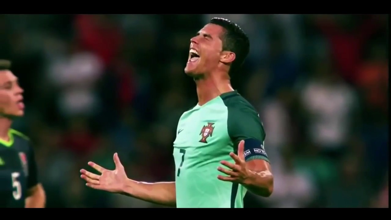Cristiano Ronaldo - Legendary Skills - YouTube