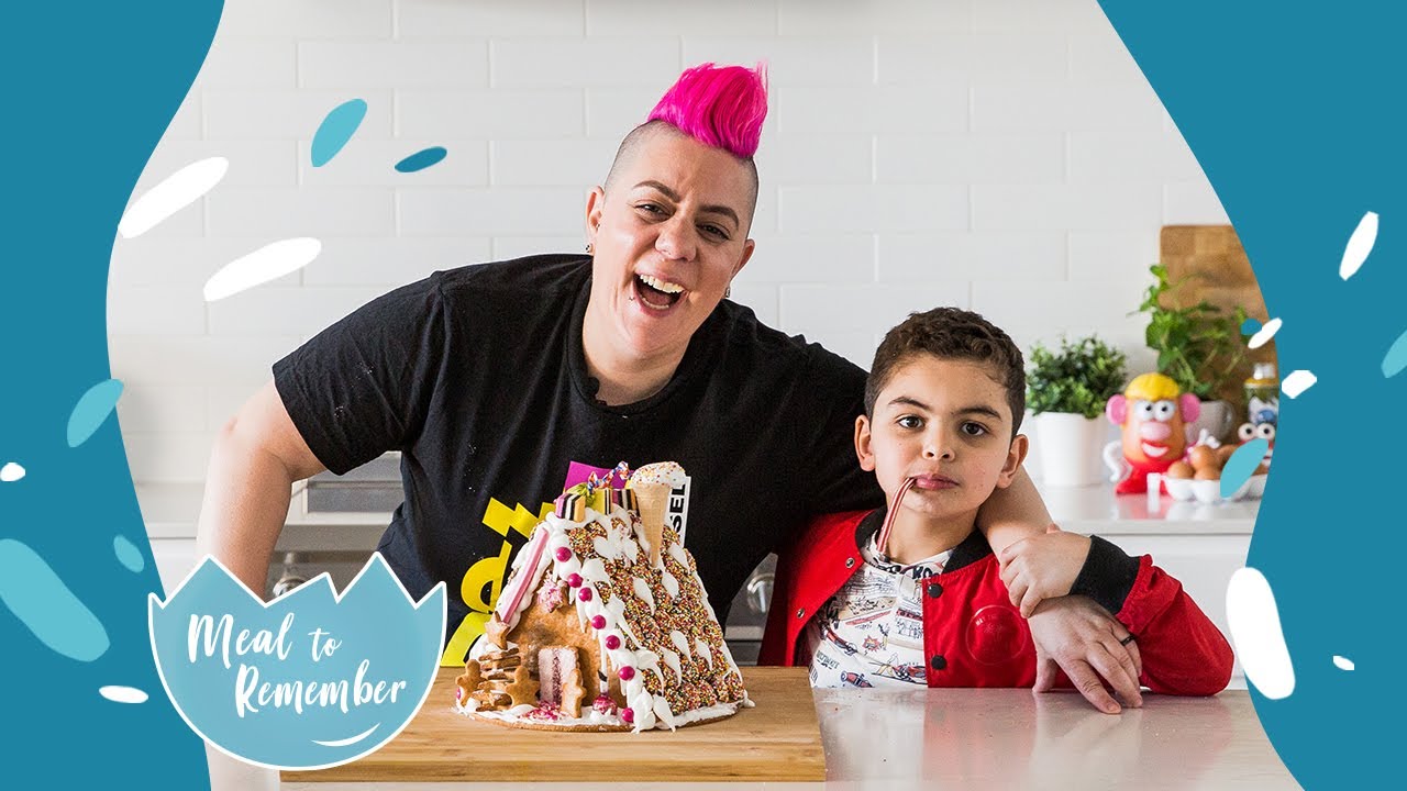 Anna Polyviou's Gingerbread House - YouTube