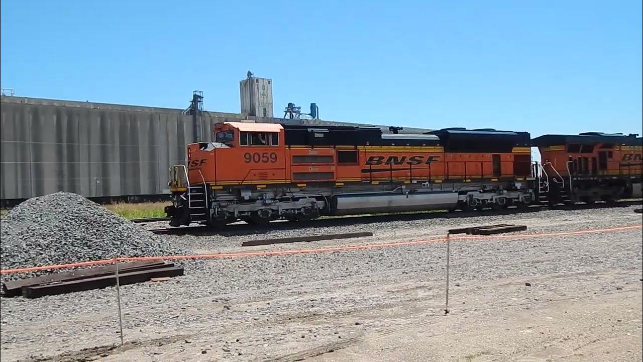 BNSF 9059 with Awesome engineer leads a coal up north - YouTube