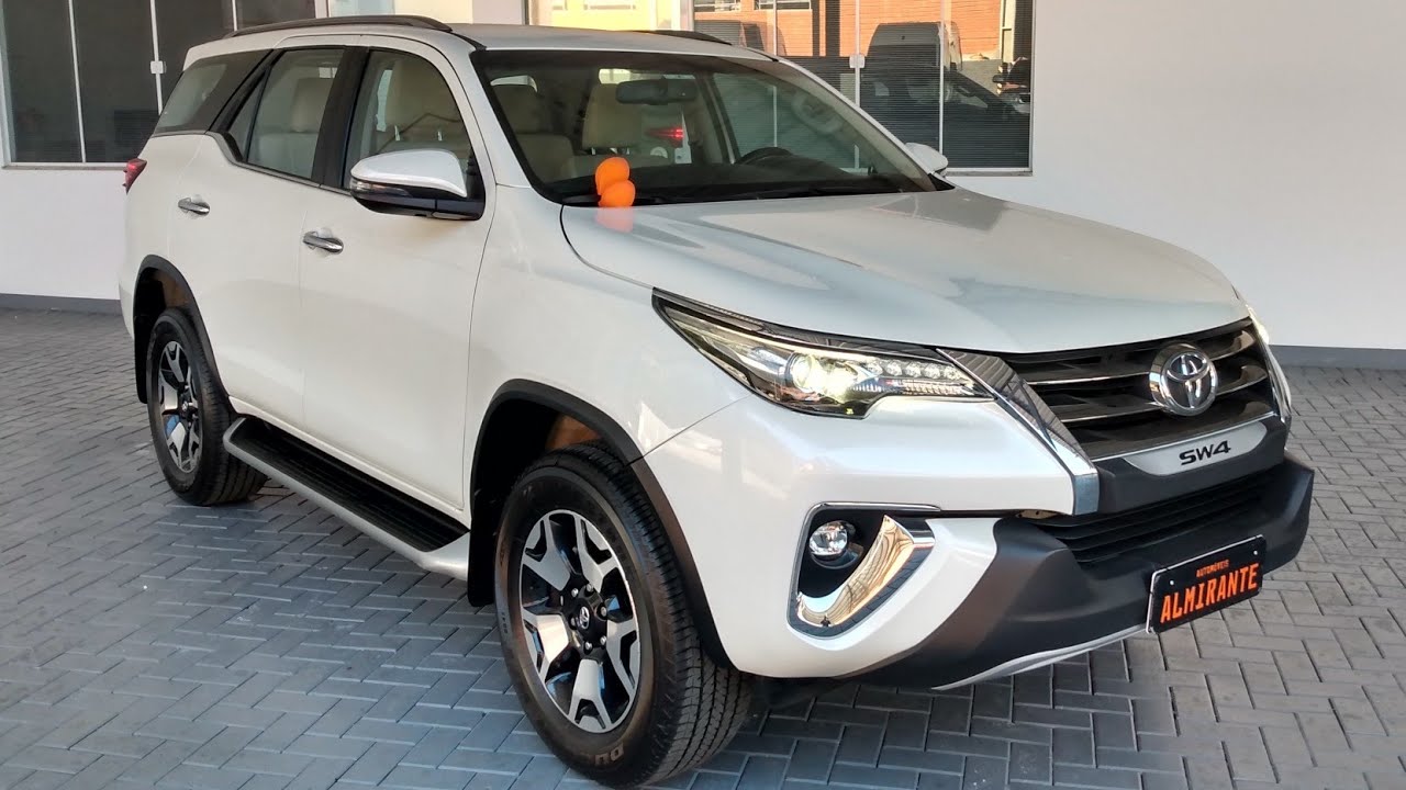 Toyota SW4 2020 SRX Diamond 4x4 - YouTube