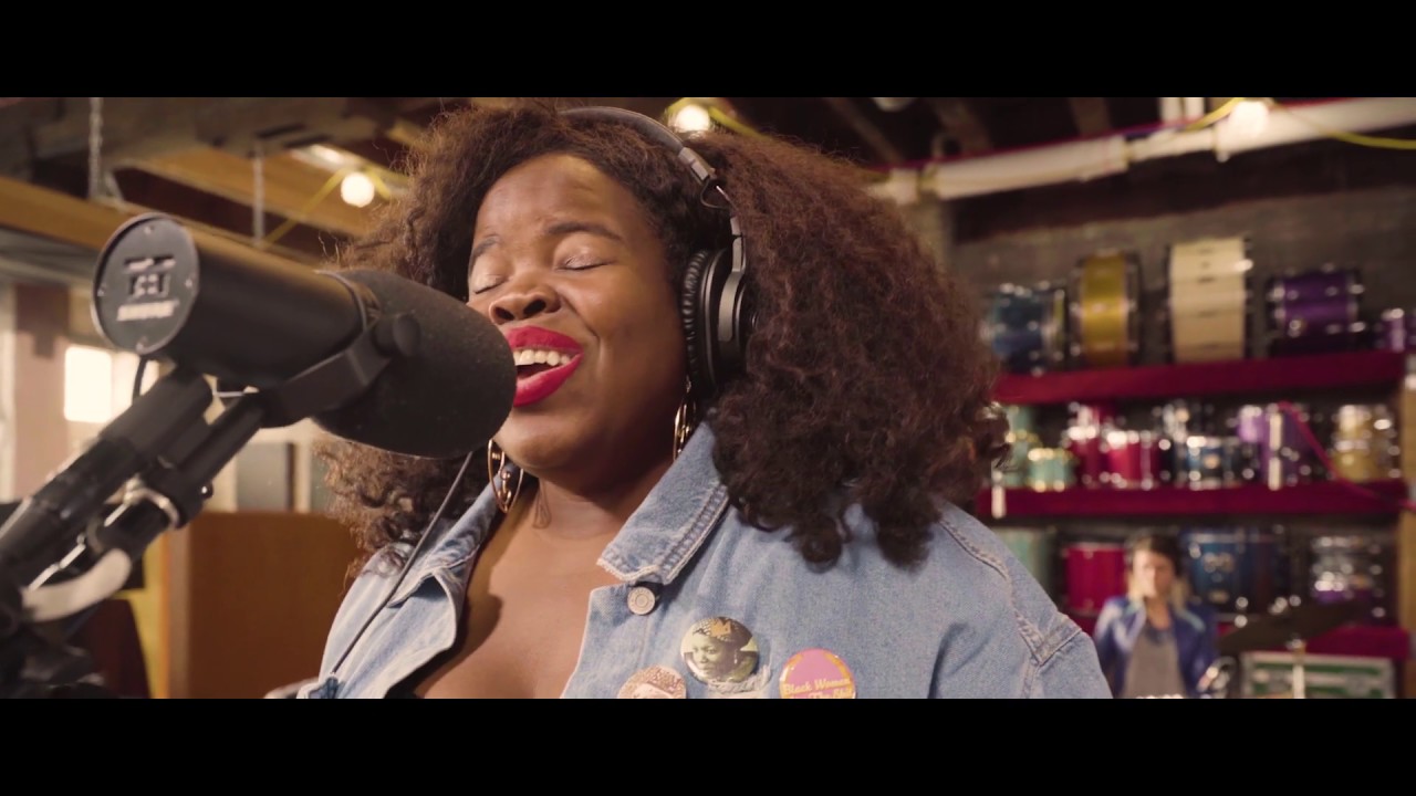 Danielle Ponder- Holding Me Down Live - YouTube Music