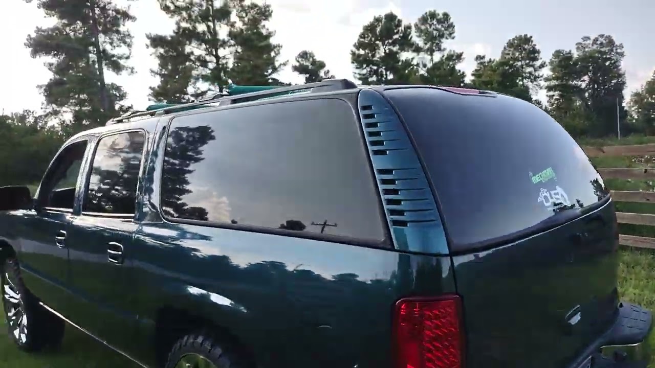Super clean 03 suburban...leveled on 26s and 35s - YouTube