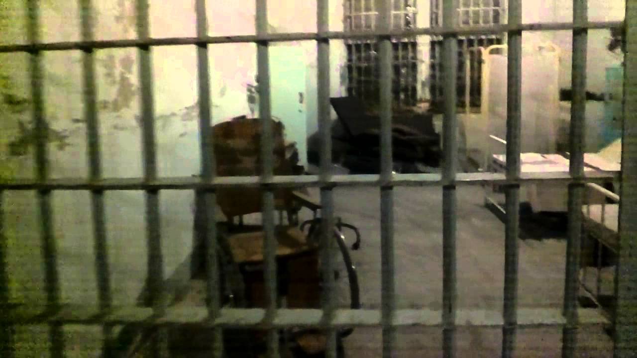 Night tour of Alcatraz - the Hospital - YouTube