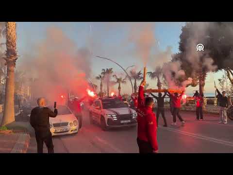 Galatasaray'a Alanya'da sürprz karşılama