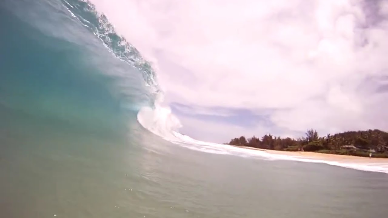 Hawaii shore break barrel - YouTube