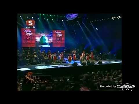 Yetim kızın ağlatan şarkısı