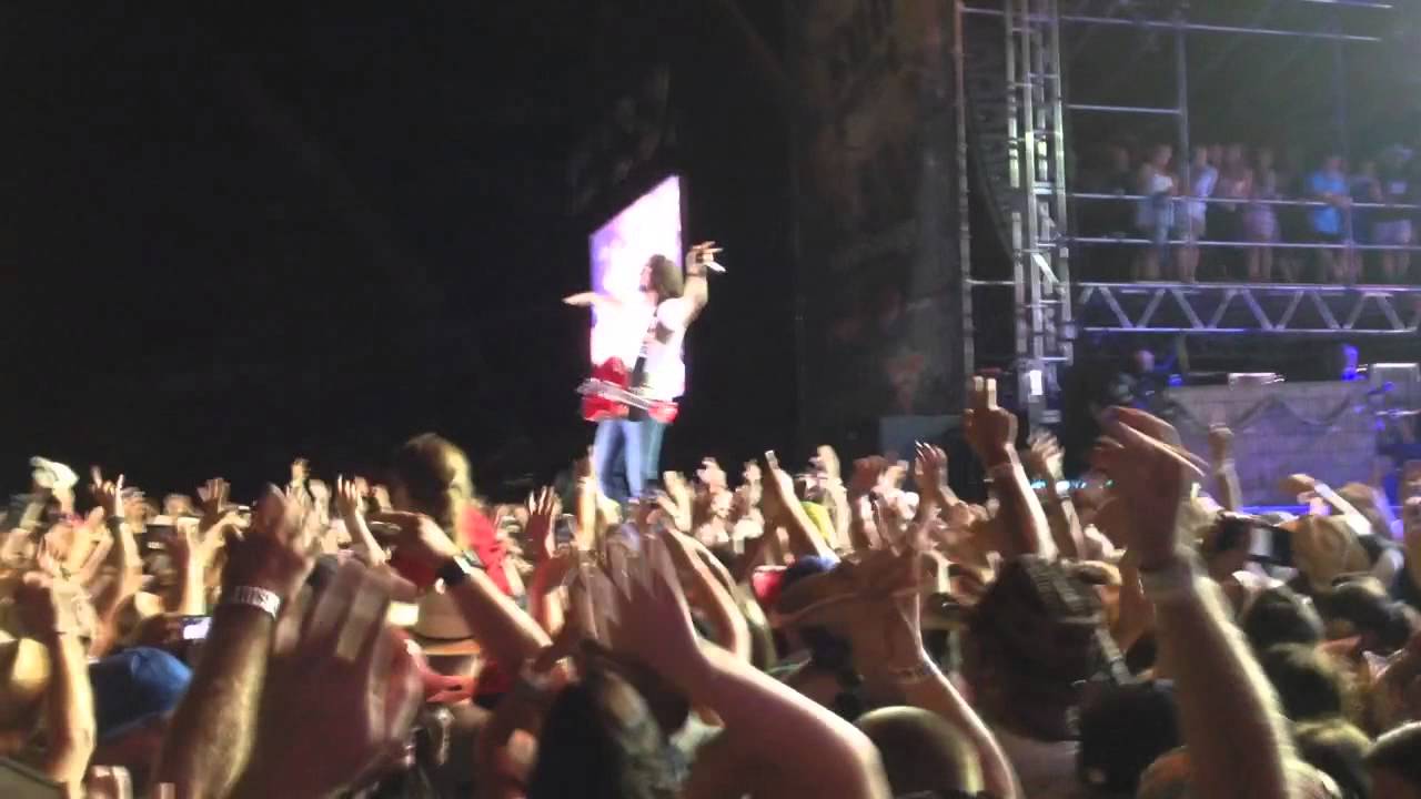 Hold On, We're Going Home - Jake Owen - Sunfest Duncan, BC - YouTube