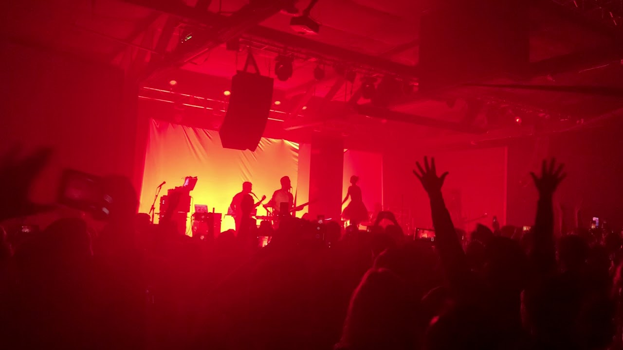 Poppy live in Phoenix (February 2020) - YouTube